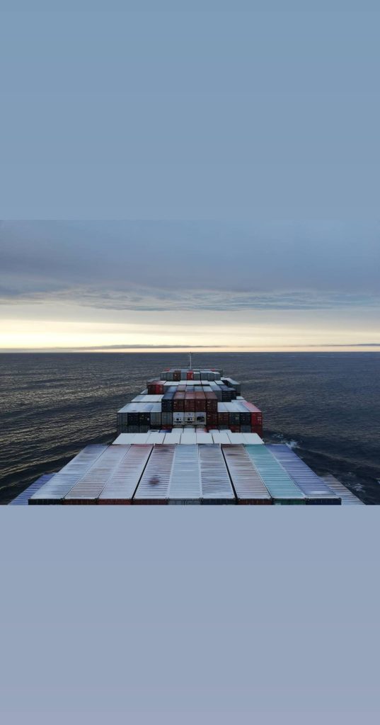 Werken op een containerschip | Walbanen.nl